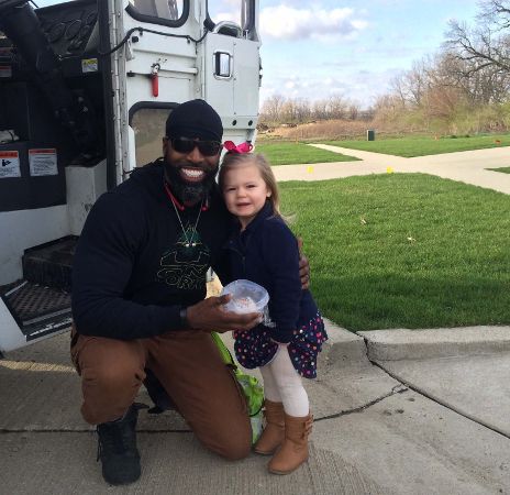 This Little Girl Becoming Friends With Her Garbage Man Is Everything ...