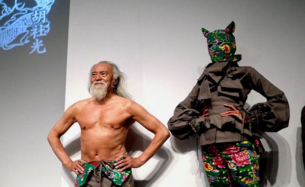 80-Year-Old Model Proves Age Is Nothing by Rocking the Runway - Your ...