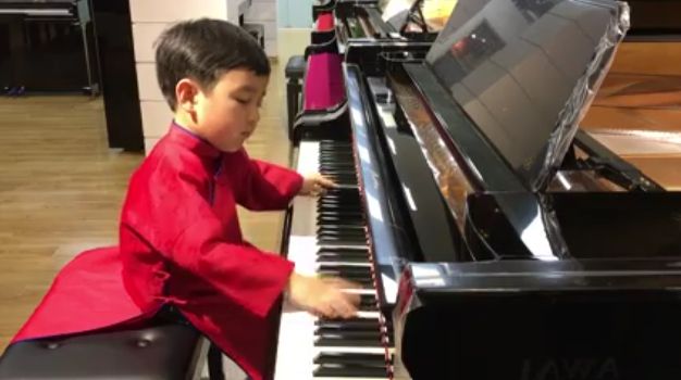 Evan Le Is Only 5 Years Old Yet Masters Impossible Piano Pieces
