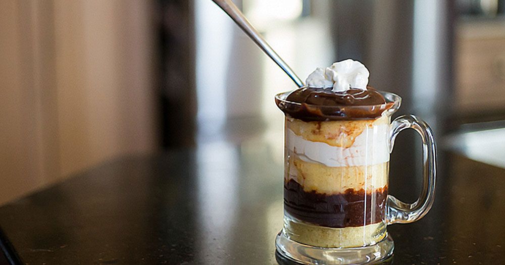 No-Bake Chocolate Mug Cake: Quick, Easy Recipe for Parties or Just You